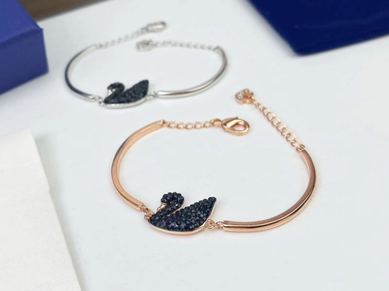 Discounted Swarovski Necklaces