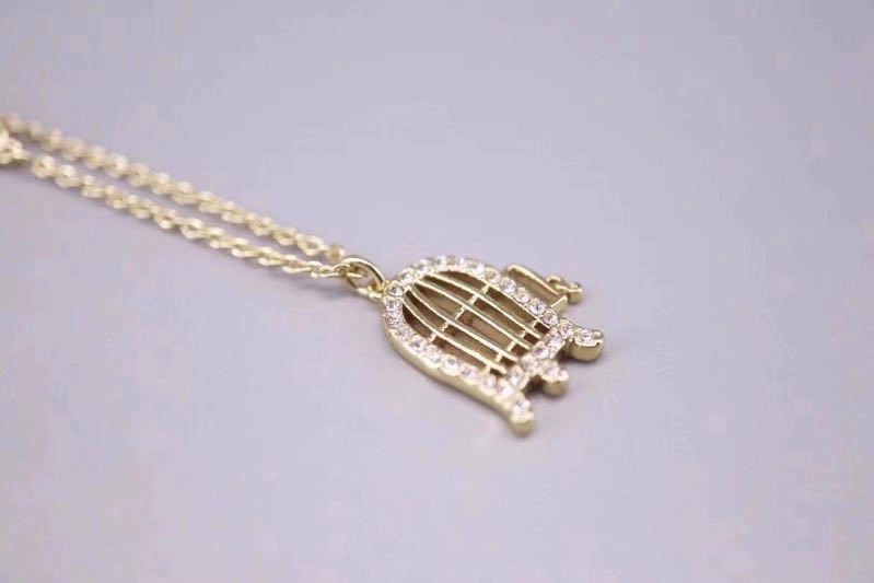 Low-cost Swarovski Necklaces