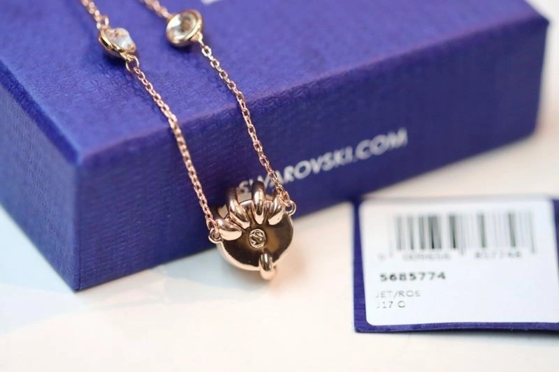 Cut-rate Swarovski Necklaces