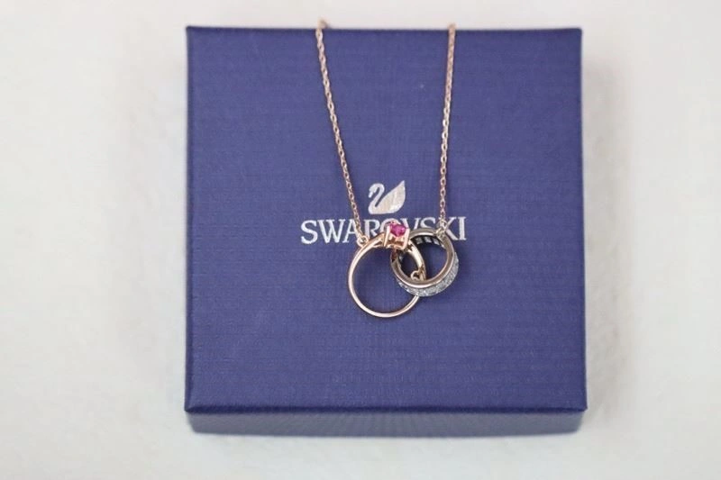 Accurate model Swarovski Necklaces