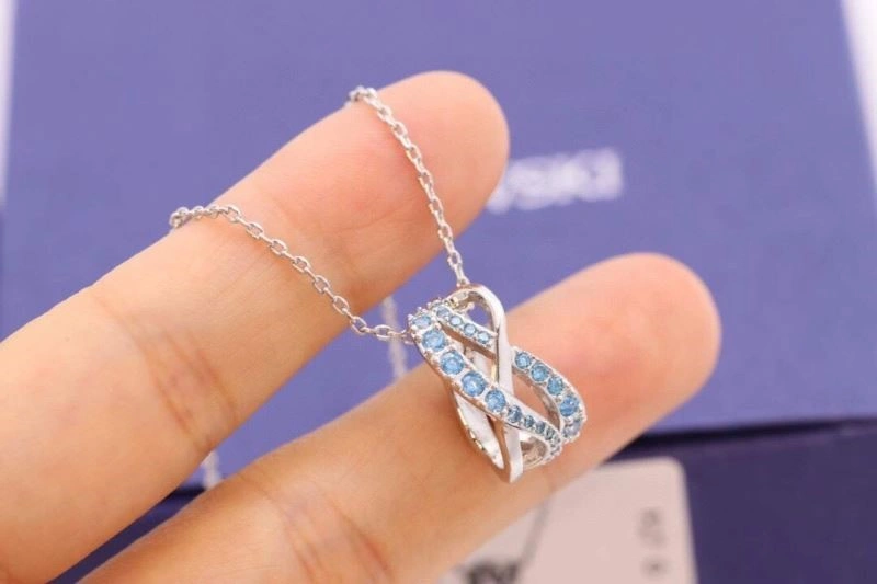 Indistinguishable Swarovski Necklaces