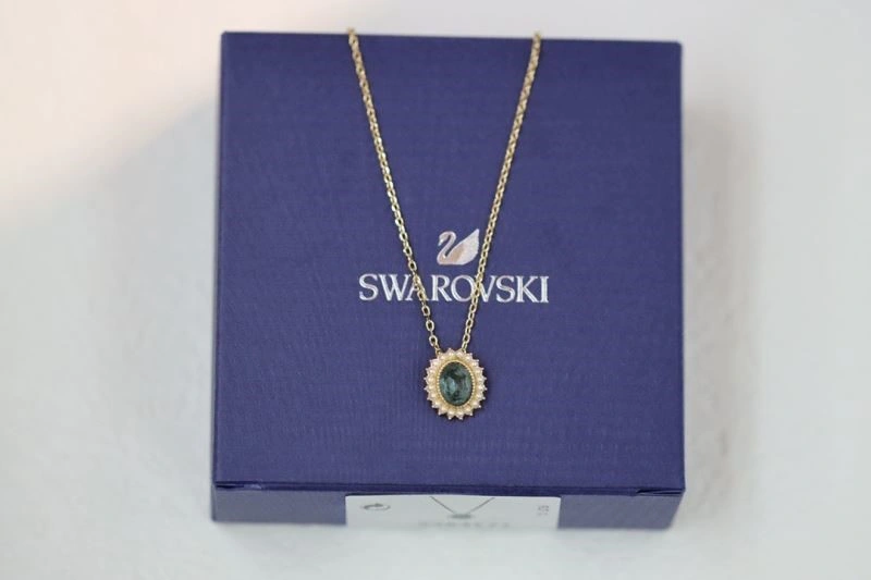 Indistinguishable Swarovski Necklaces