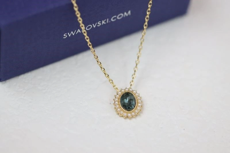 Indistinguishable Swarovski Necklaces