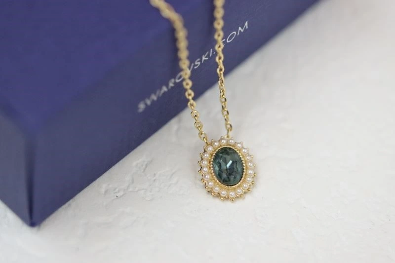 Indistinguishable Swarovski Necklaces