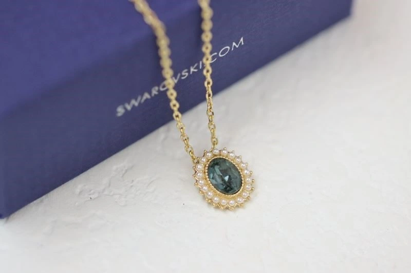 Indistinguishable Swarovski Necklaces