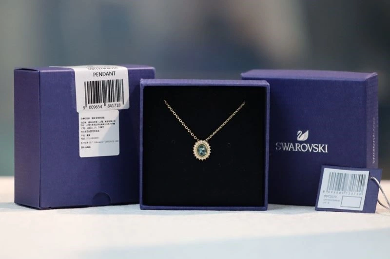 Indistinguishable Swarovski Necklaces