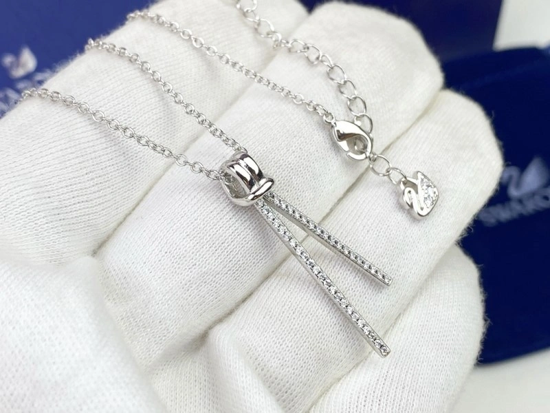 Accurate model Swarovski Necklaces