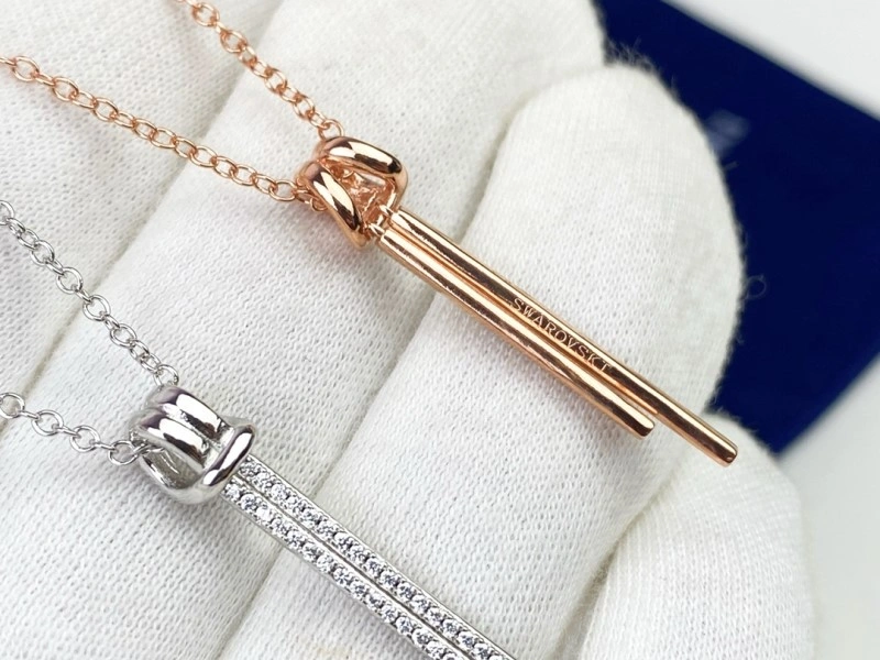 Accurate model Swarovski Necklaces