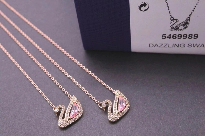 Low-cost Swarovski Necklaces