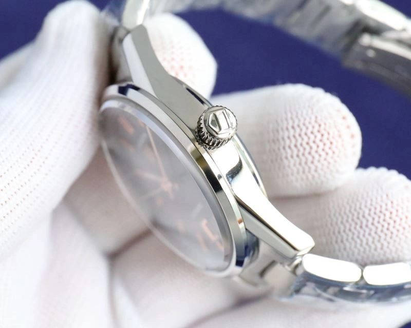 Brand-authenticated TAG HEUER Watches