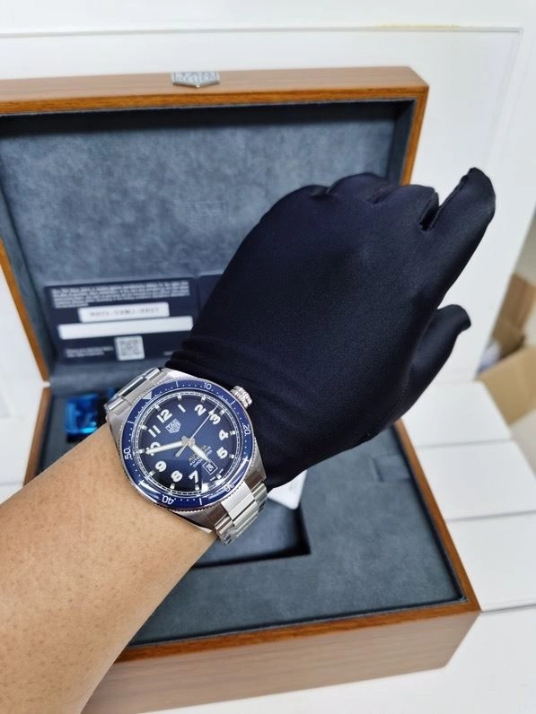 Accurate model TAG HEUER Watches