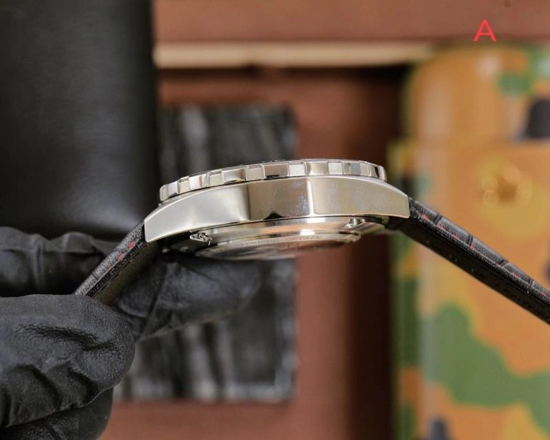 Brand-authenticated TAG HEUER Watches