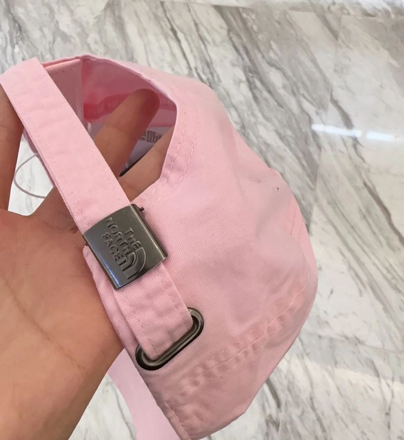 Indistinguishable The North Face Caps