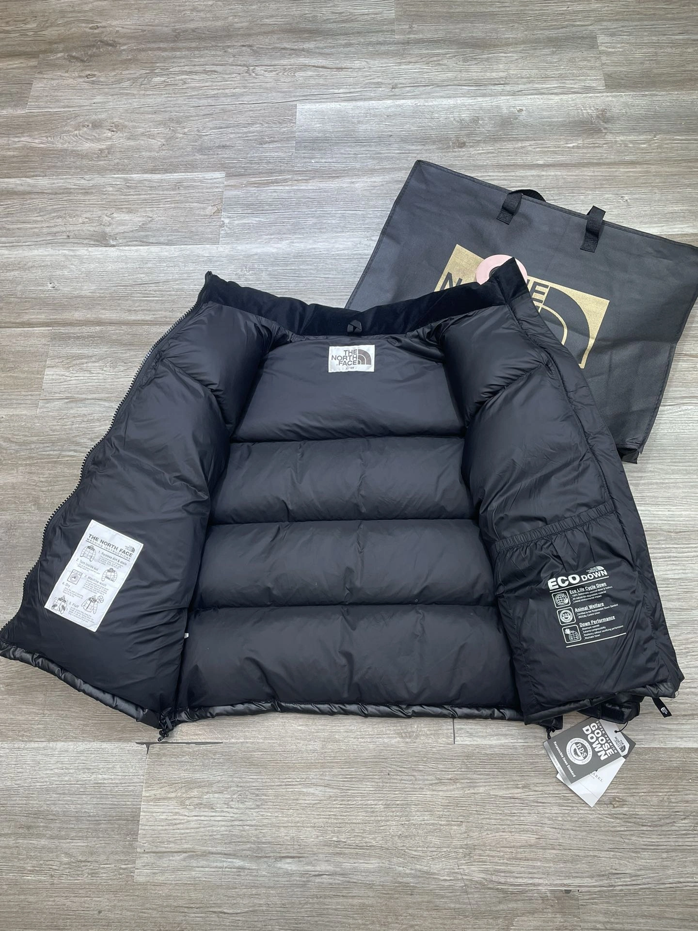 Accurate model The North Face Down Jackets
