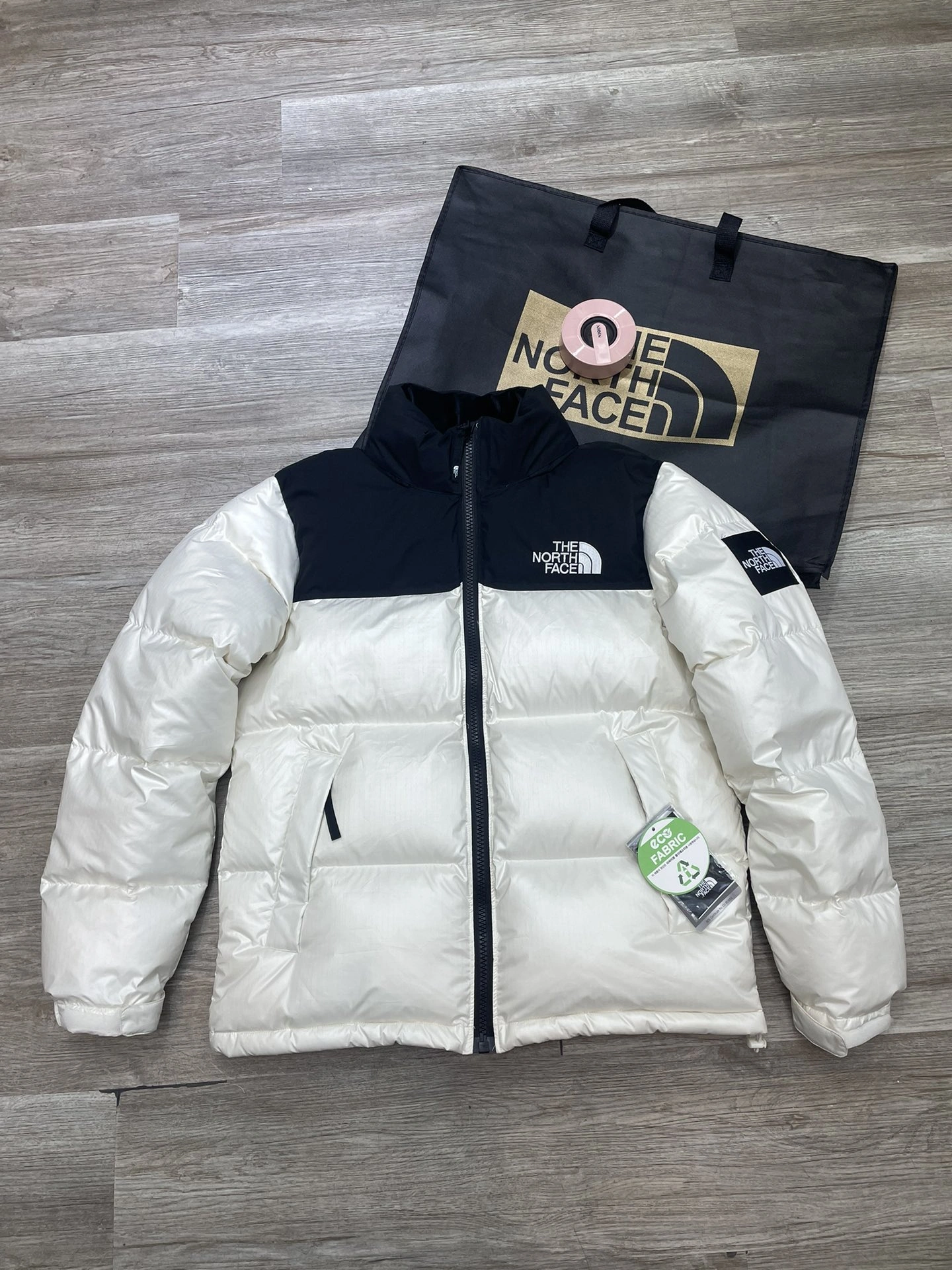 Accurate model The North Face Down Jackets