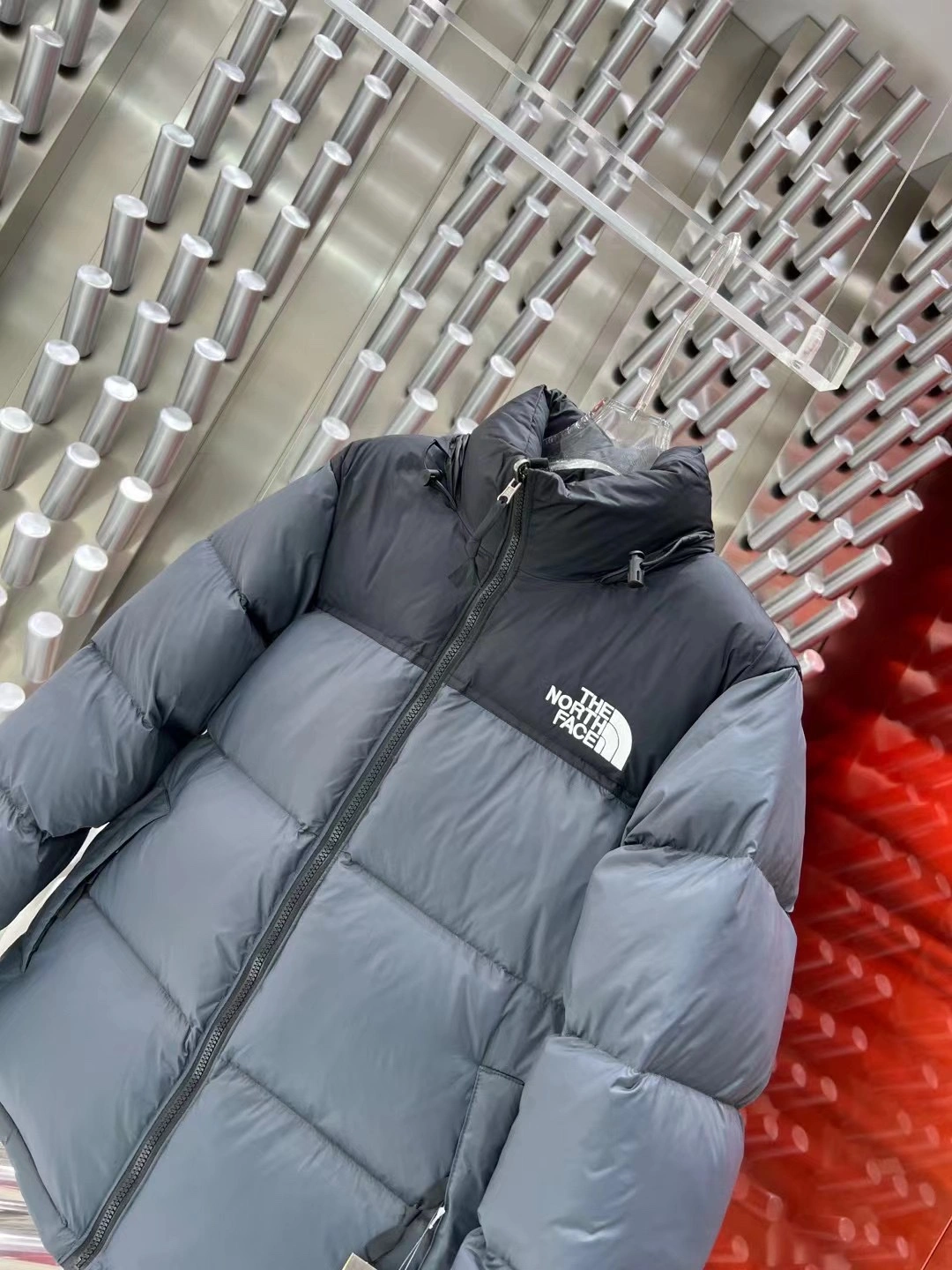 Bargain The North Face Down Jackets