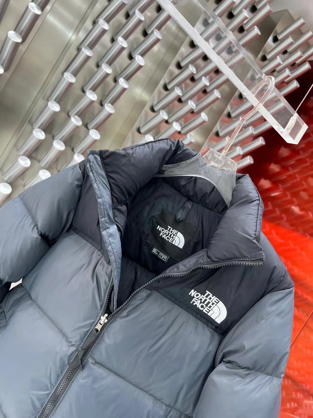 Bargain The North Face Down Jackets