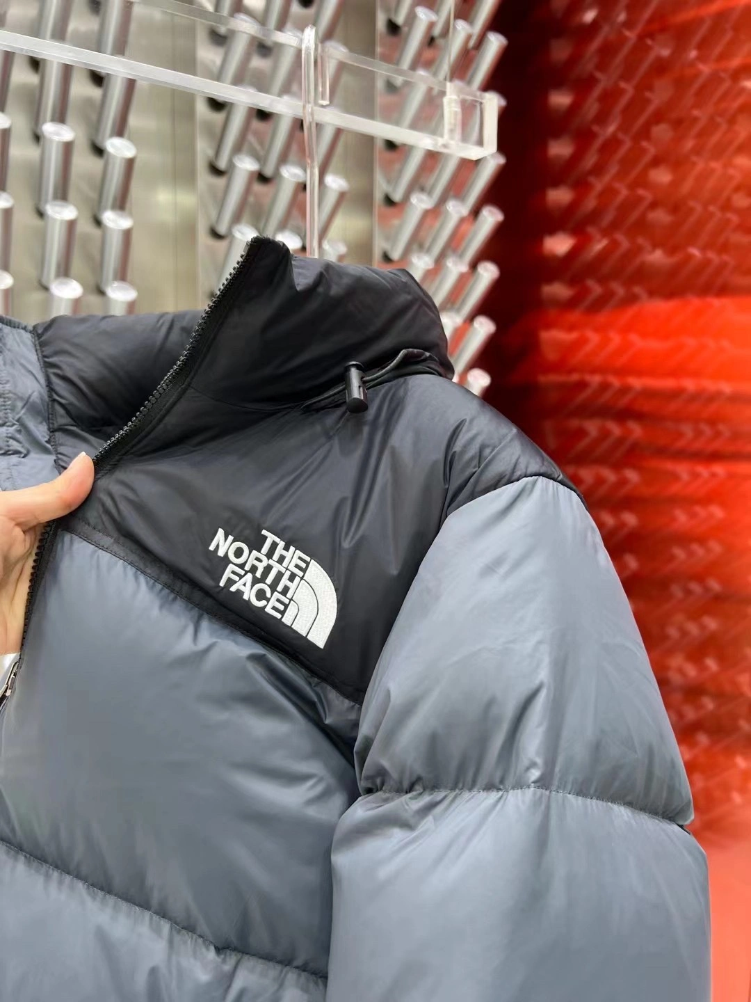 Bargain The North Face Down Jackets