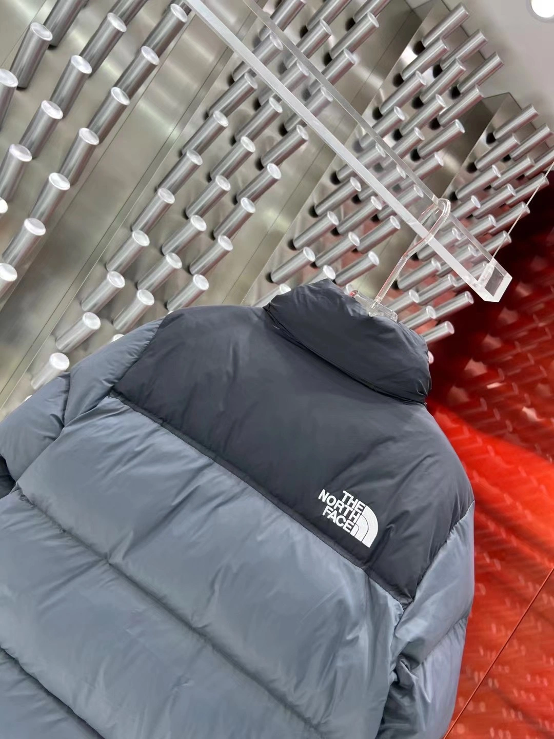 Bargain The North Face Down Jackets