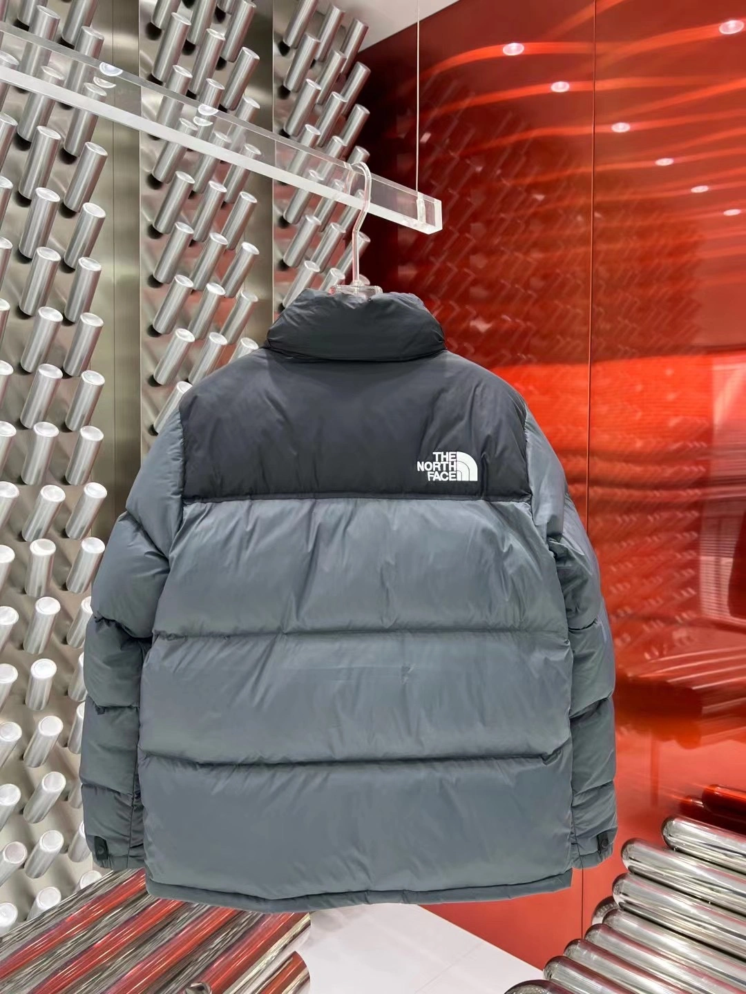 Bargain The North Face Down Jackets