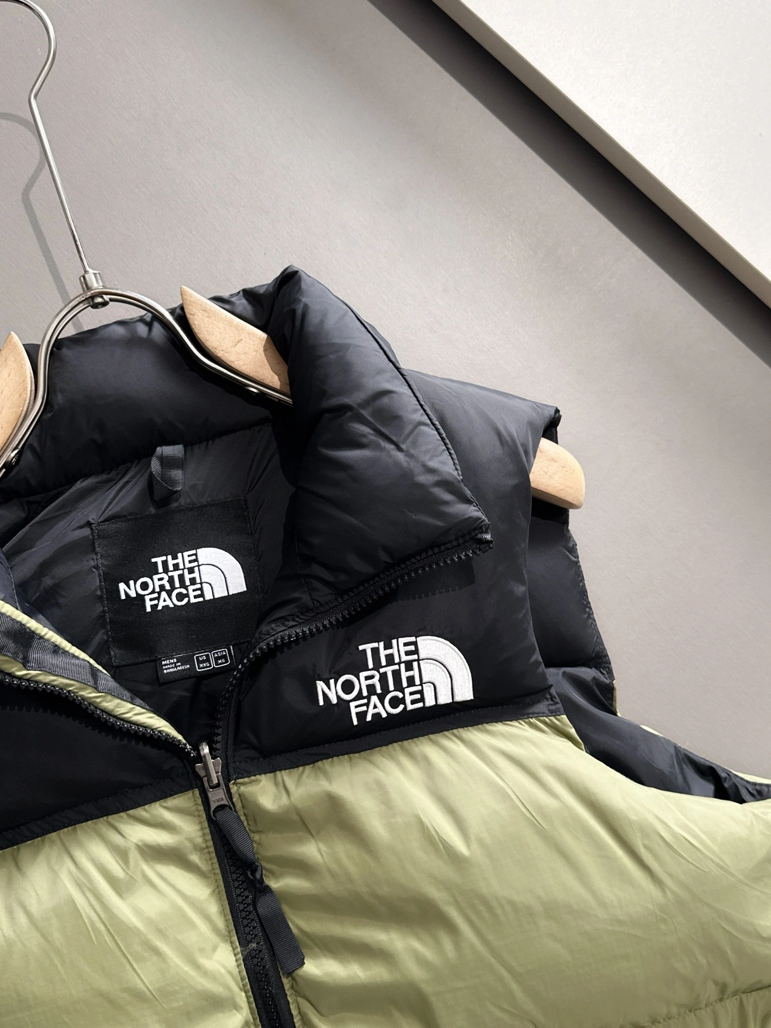 Bargain The North Face Down Jackets
