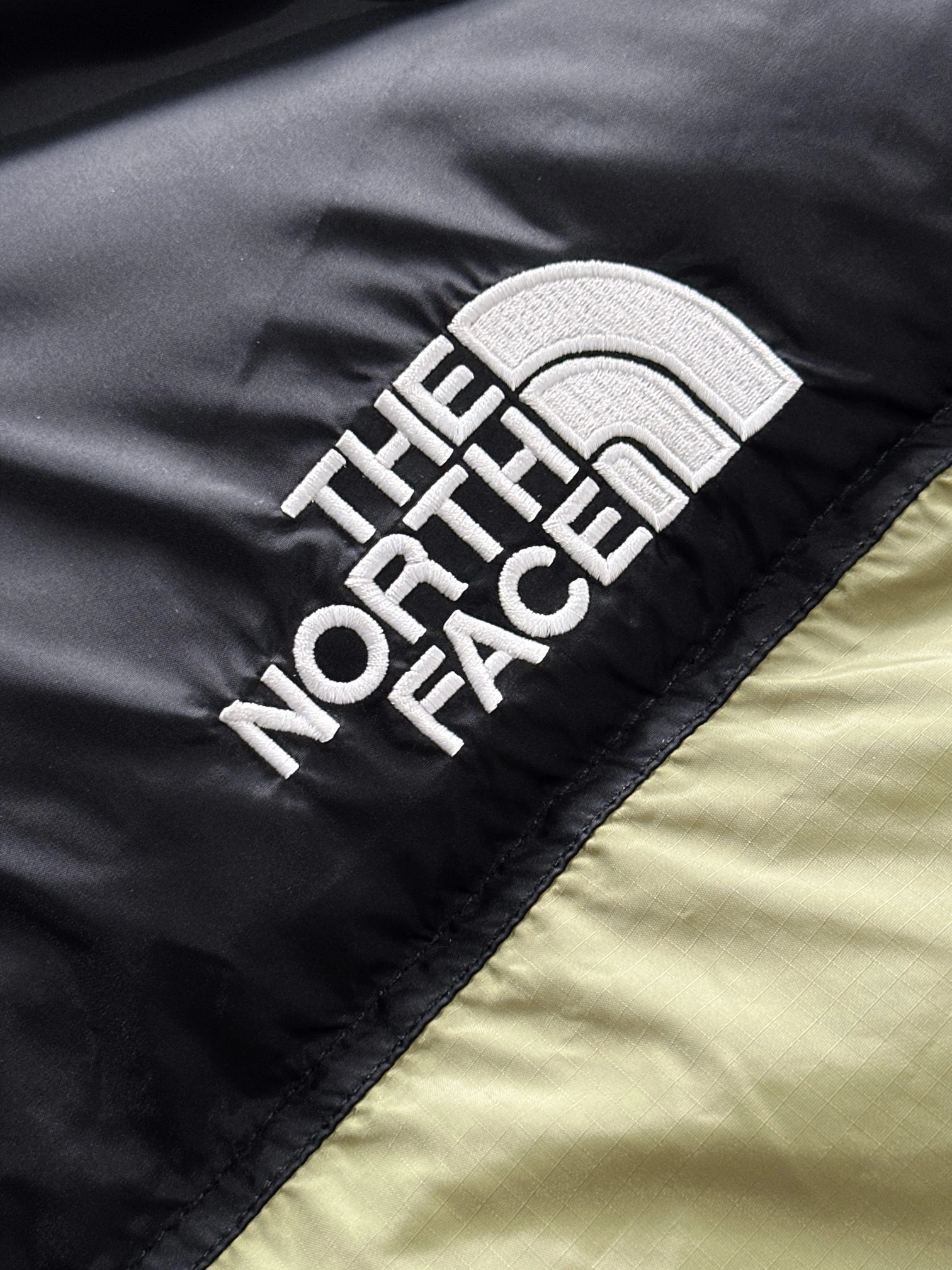 Bargain The North Face Down Jackets