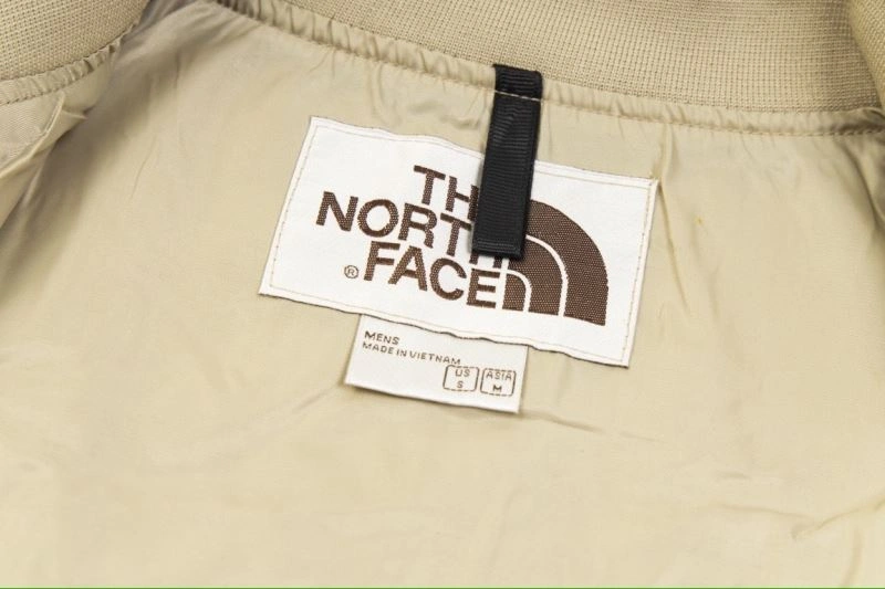 Accurate model The North Face Outwear