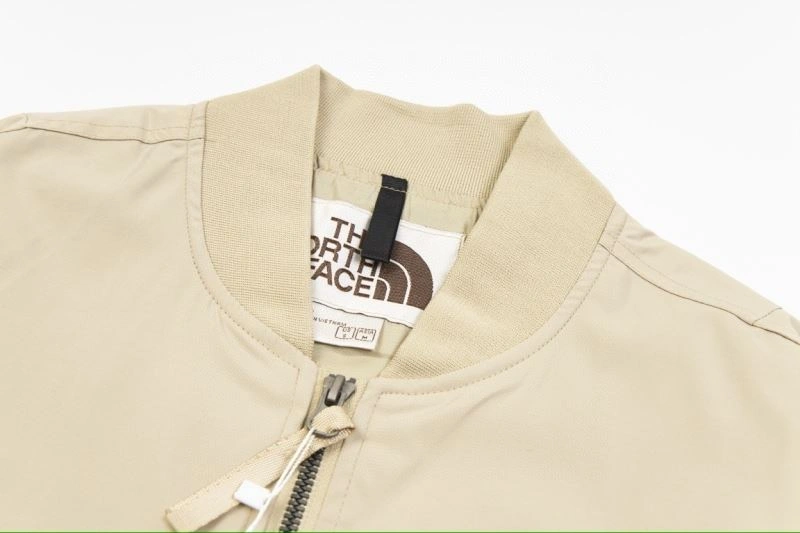 Accurate model The North Face Outwear
