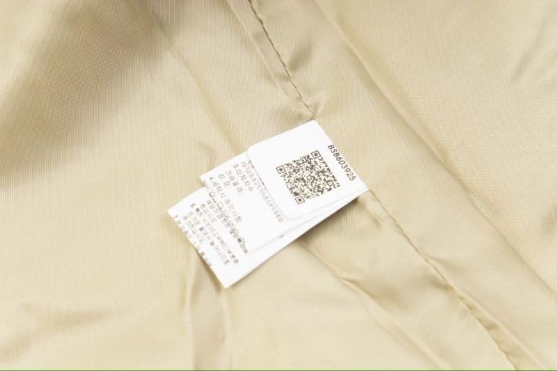 Accurate model The North Face Outwear