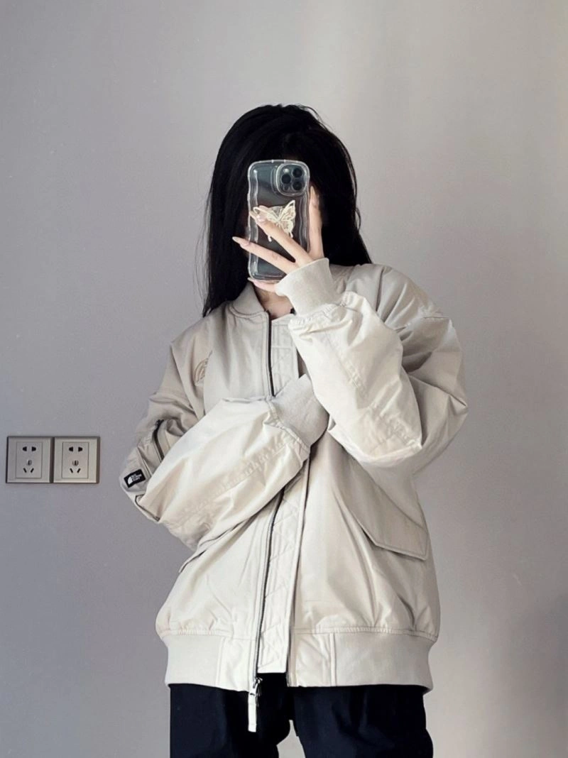 Accurate model The North Face Outwear