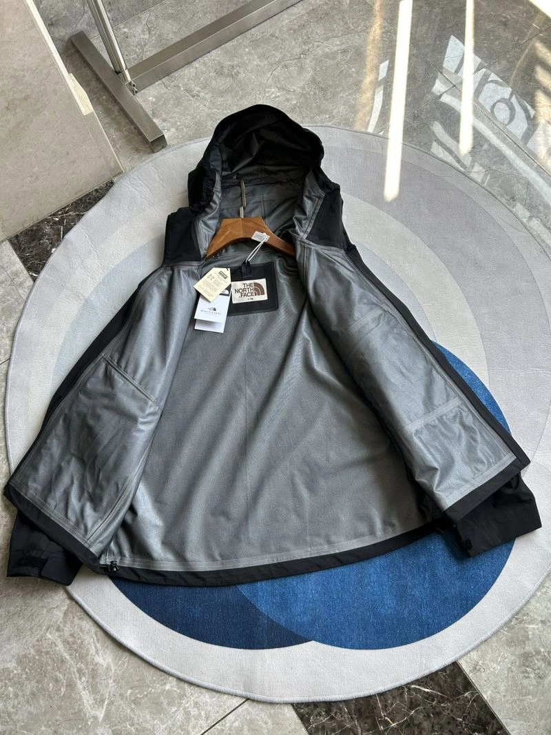 Discounted The North Face Outwear