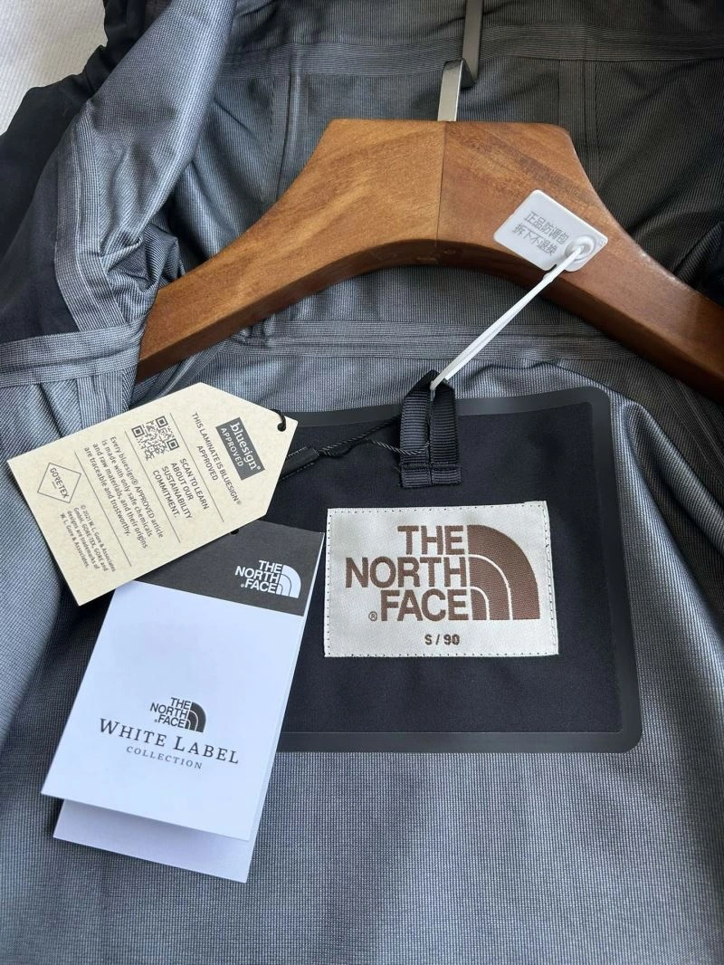 Discounted The North Face Outwear