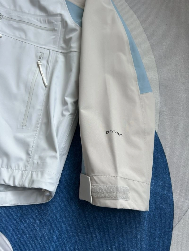 Reasonably priced The North Face Outwear