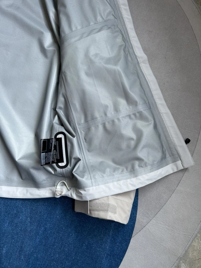Reasonably priced The North Face Outwear