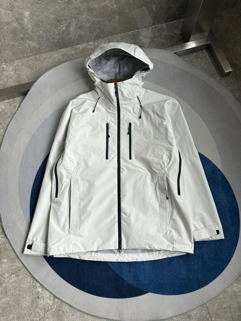 Indistinguishable The North Face Outwear