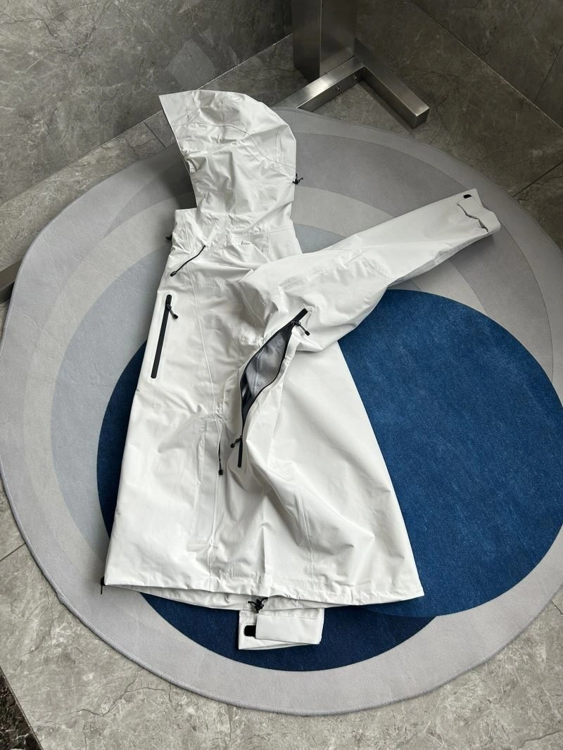 Indistinguishable The North Face Outwear