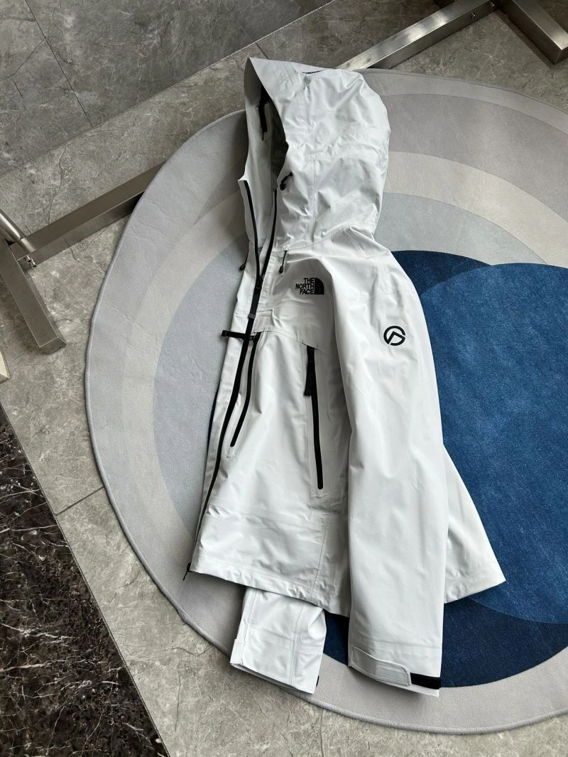 Indistinguishable The North Face Outwear