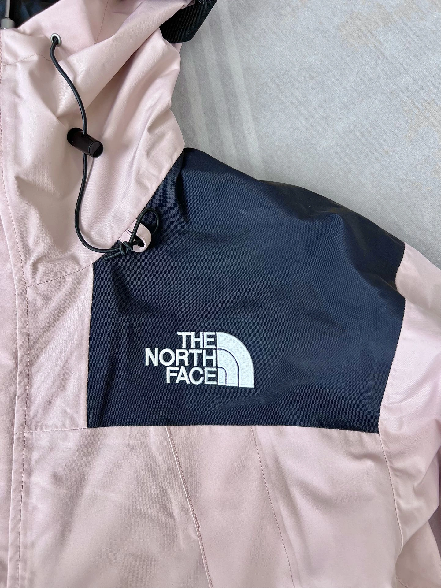 Brand-authenticated The North Face Outwear
