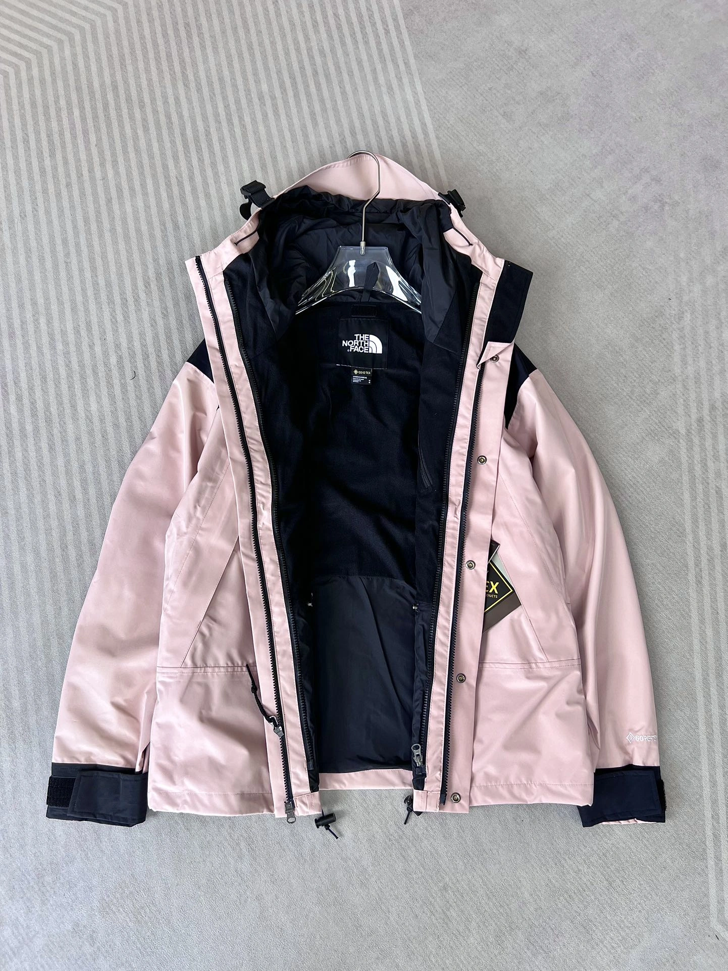 Brand-authenticated The North Face Outwear