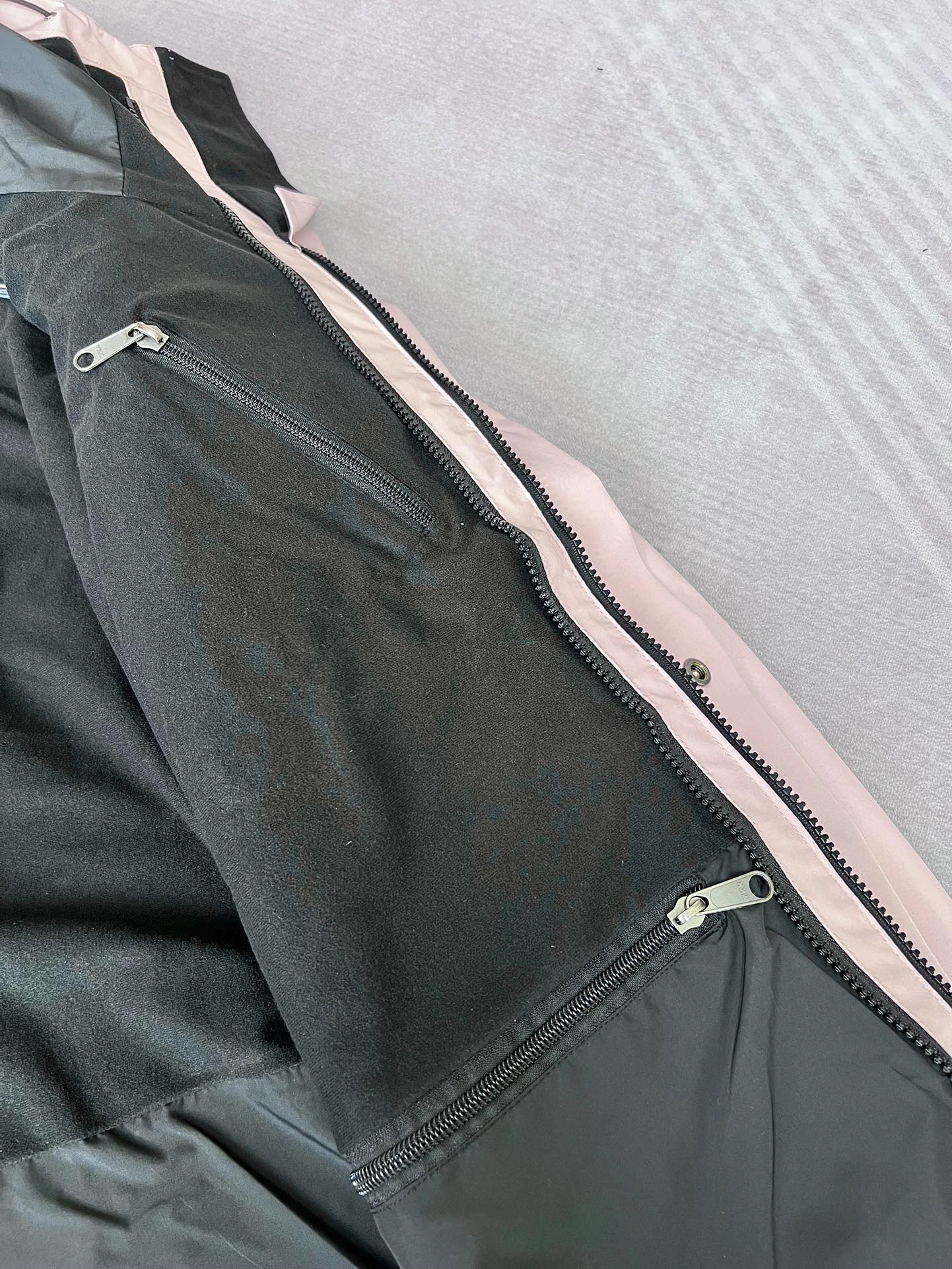 Brand-authenticated The North Face Outwear