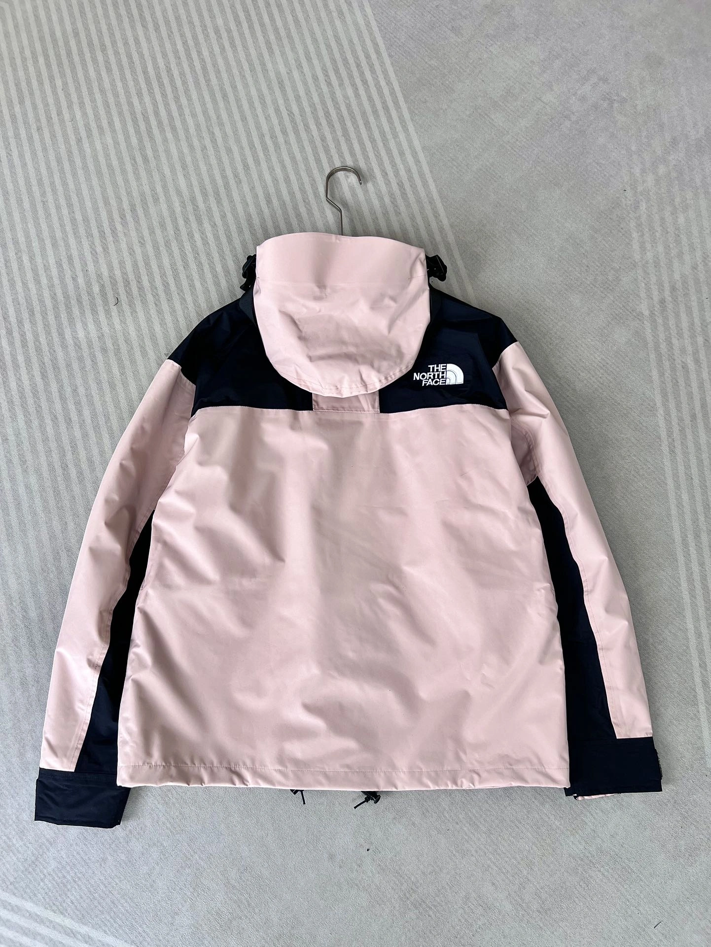Brand-authenticated The North Face Outwear