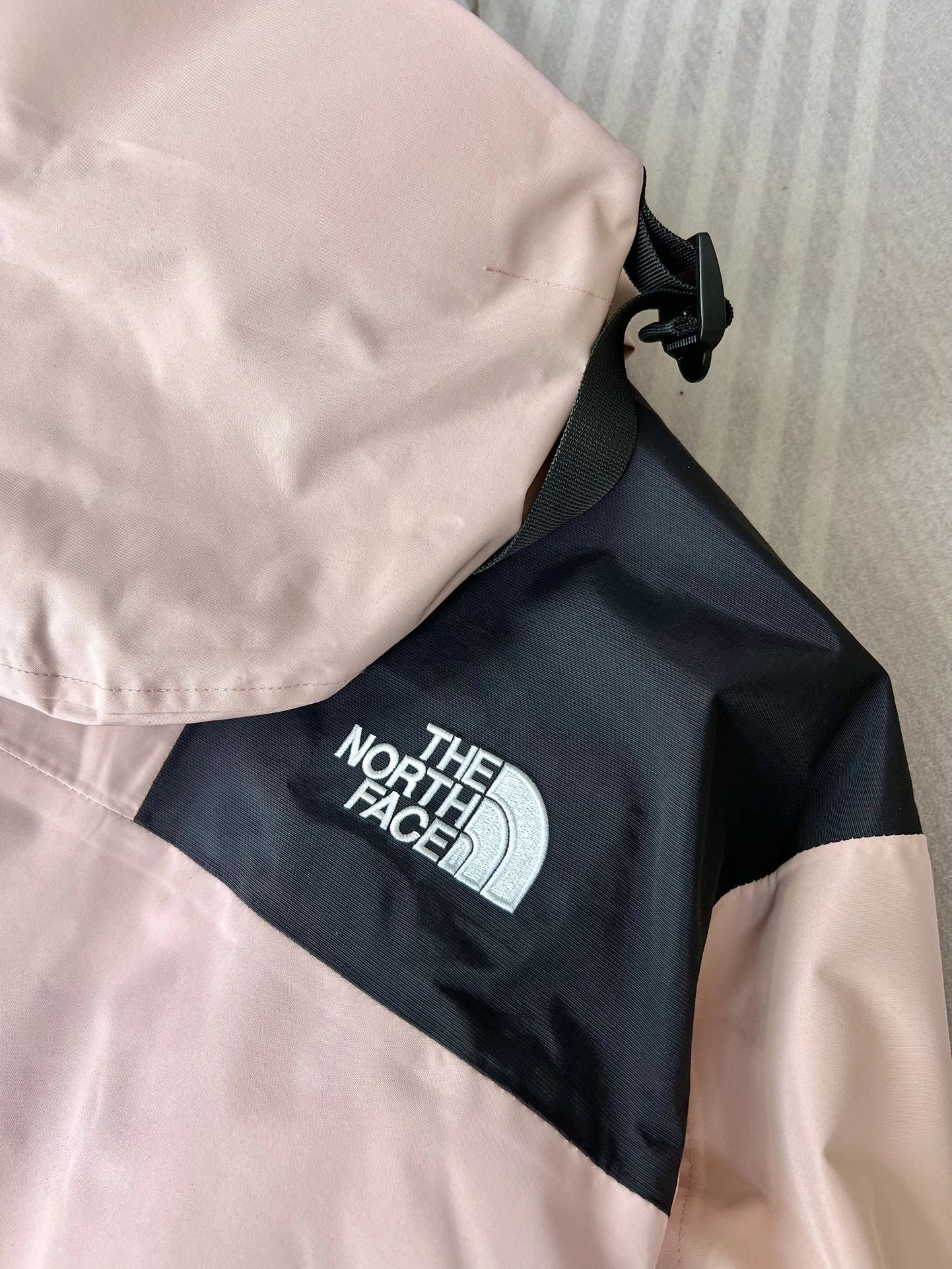 Brand-authenticated The North Face Outwear