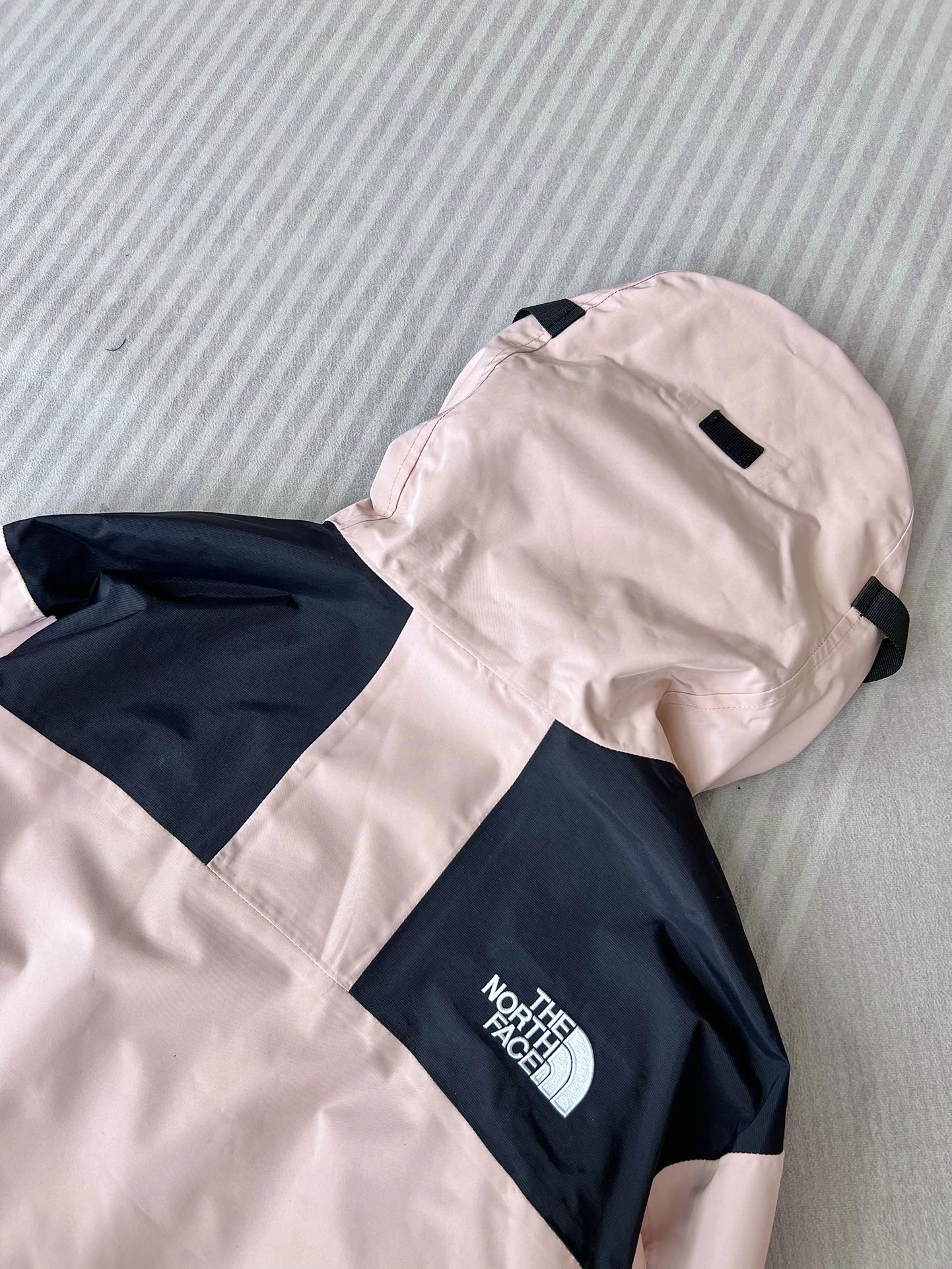 Brand-authenticated The North Face Outwear