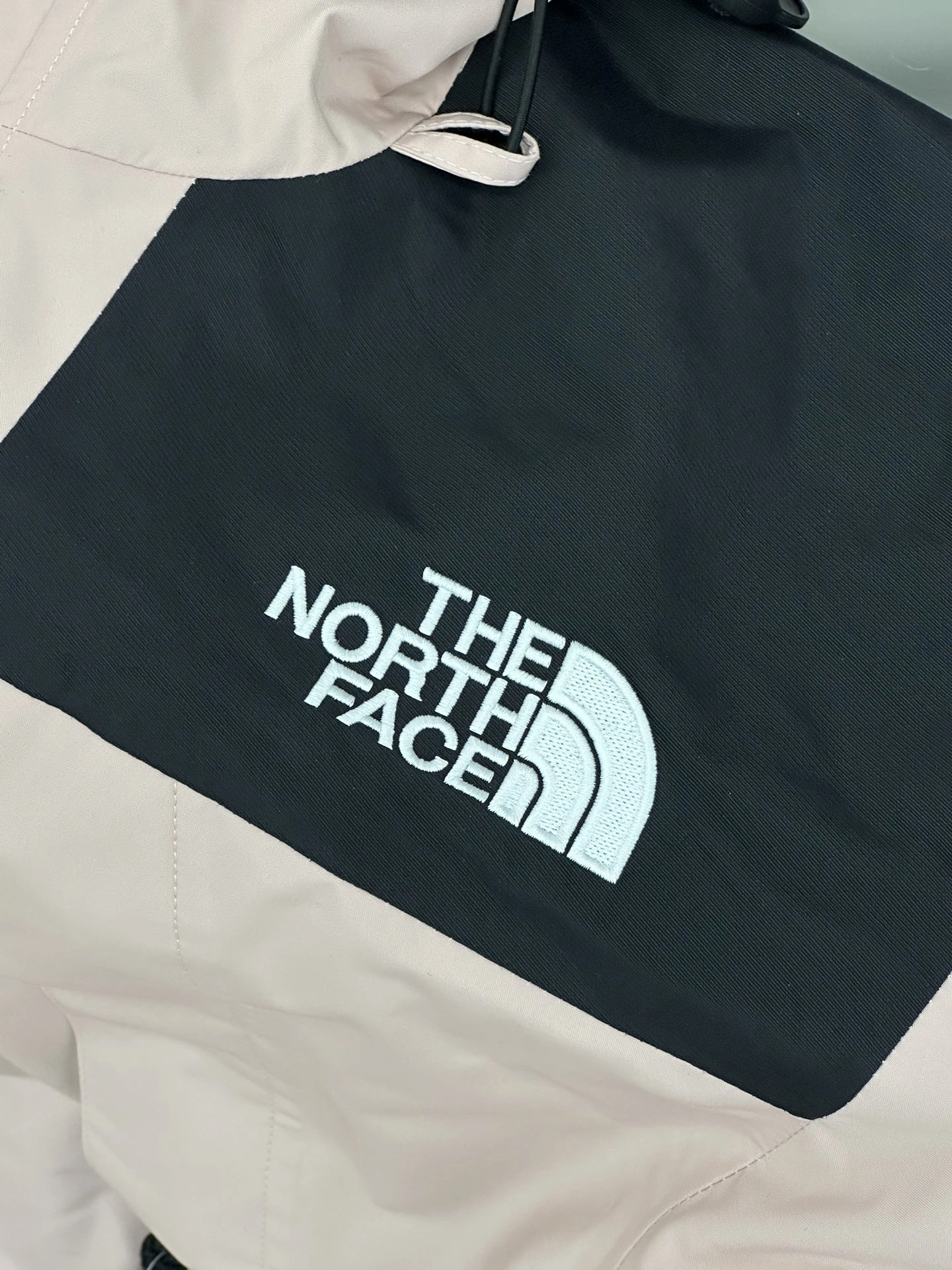 Exact replica The North Face Outwear