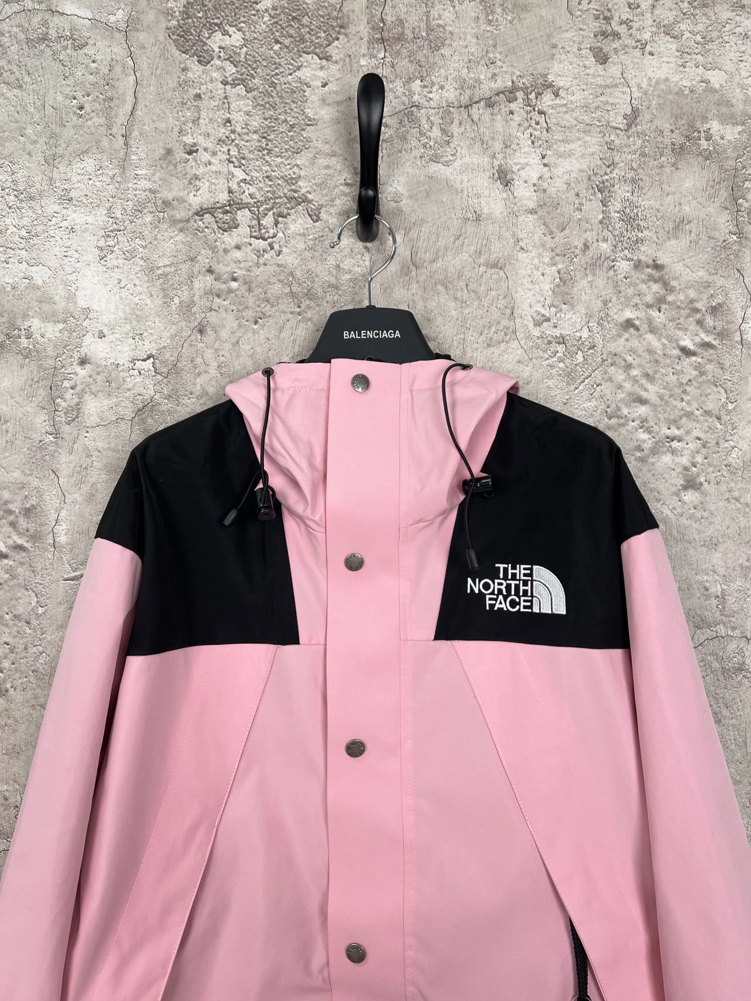 High accuracy The North Face Outwear