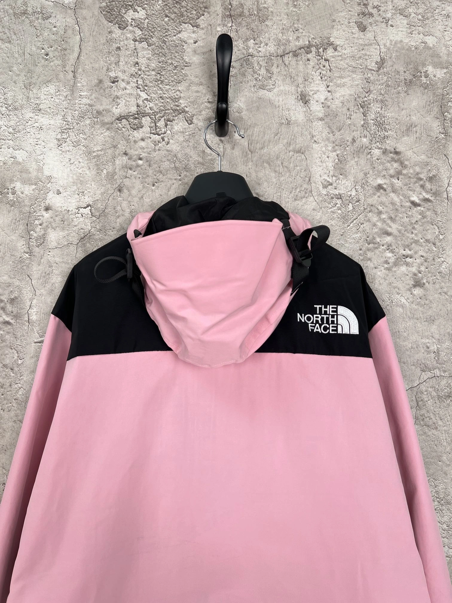 High accuracy The North Face Outwear