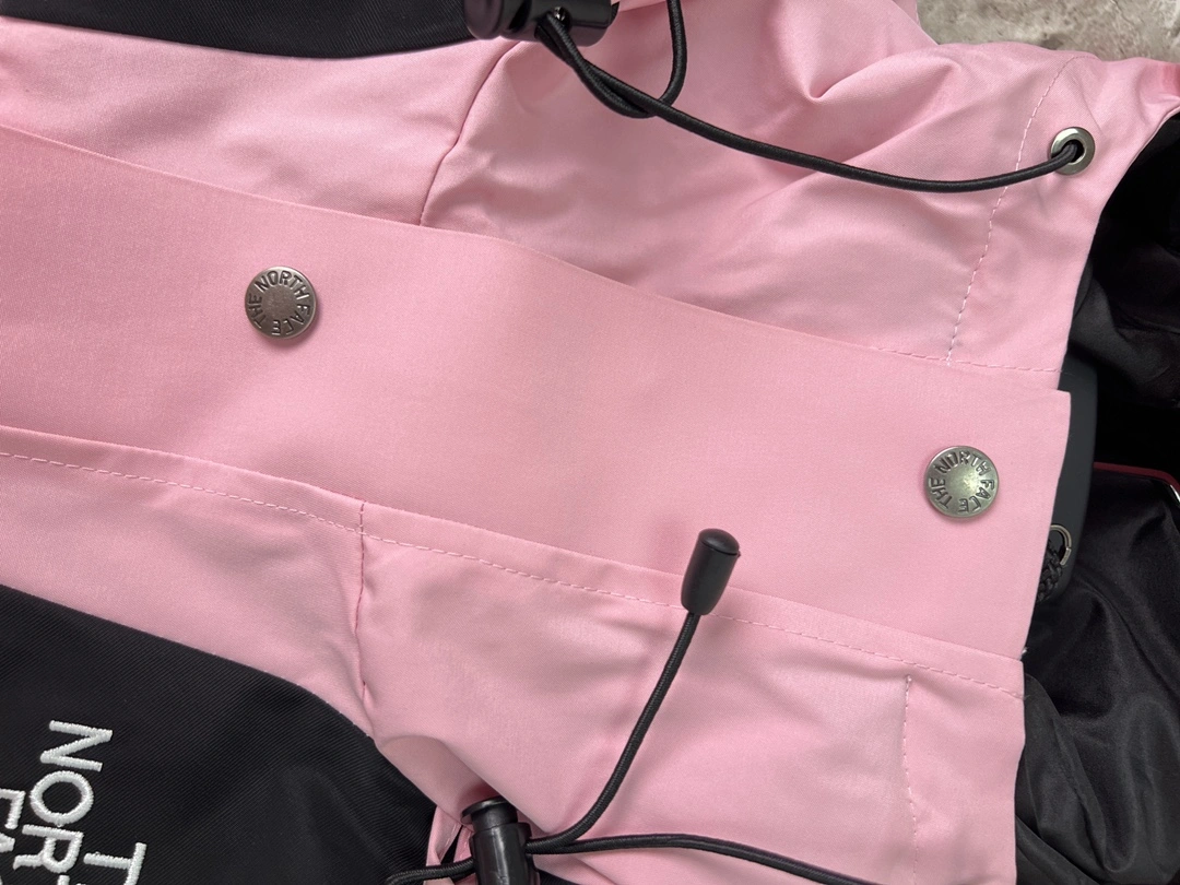 High accuracy The North Face Outwear
