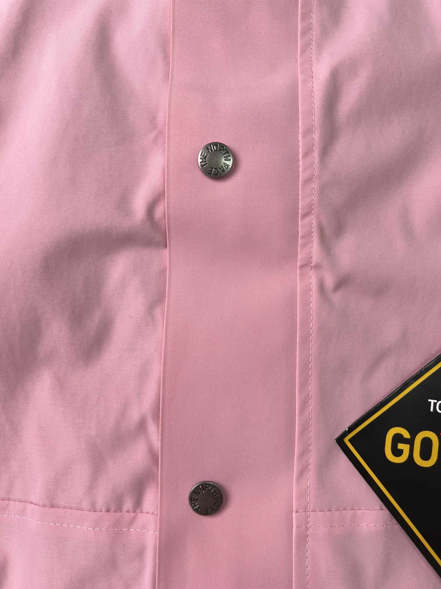 High accuracy The North Face Outwear