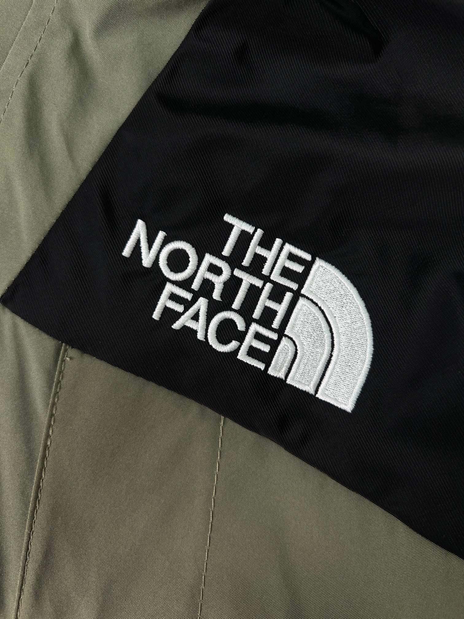 Top mirror The North Face Outwear