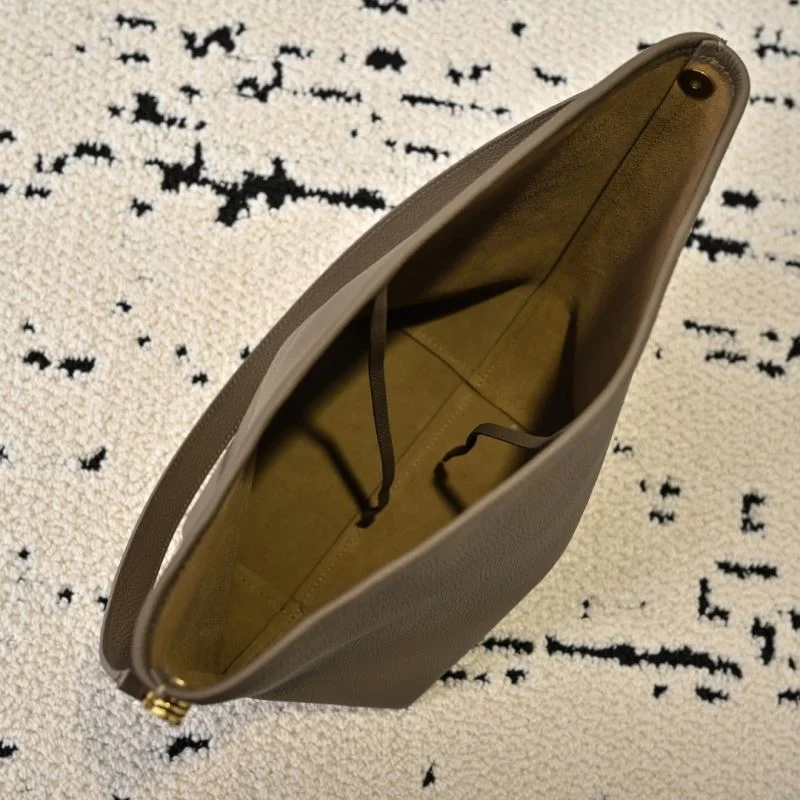 Discounted The Row Bucket Bags